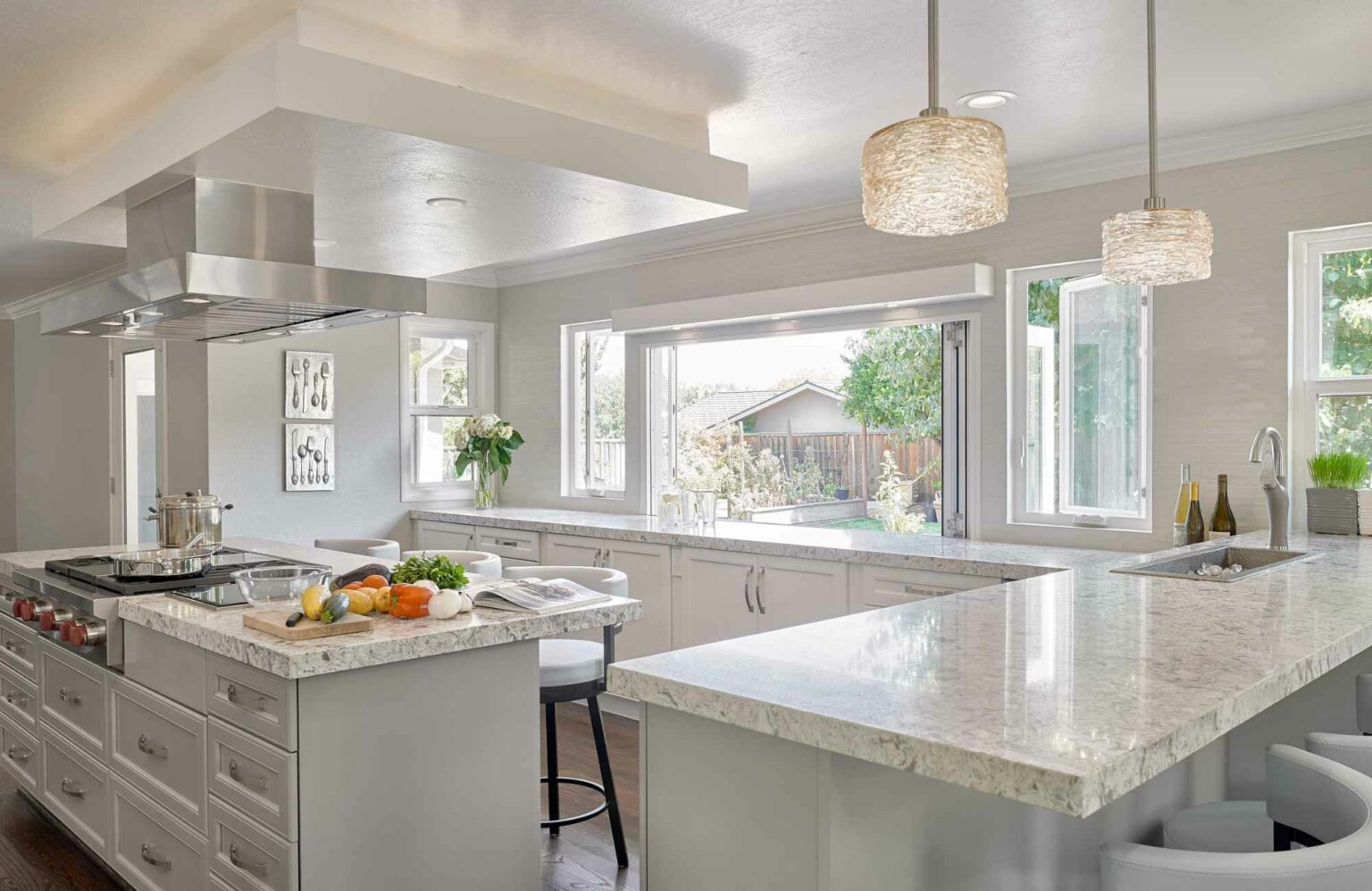 3 Tips for Effortless Indoor-Outdoor Living - Raashi Design